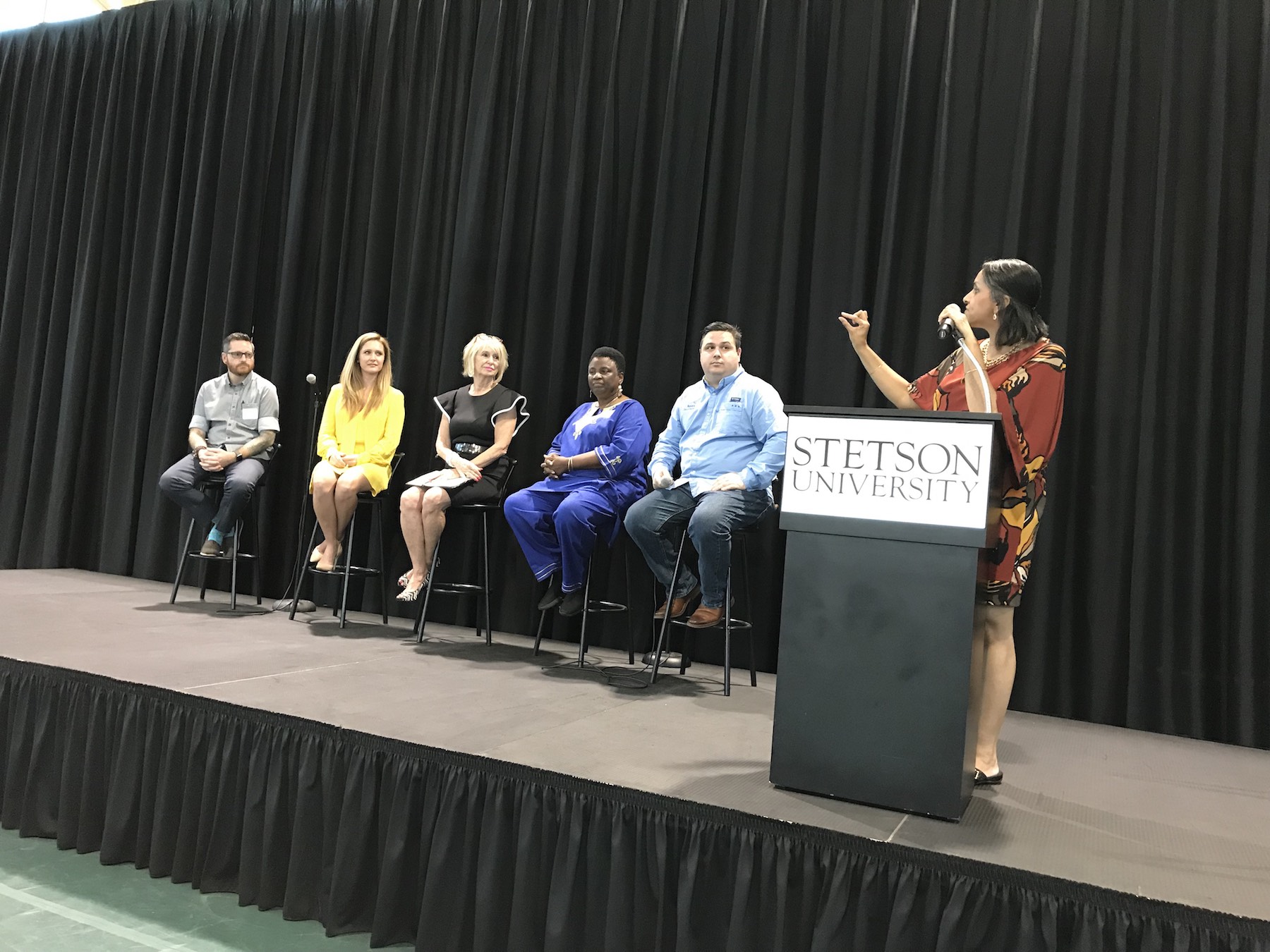 Stetson Student Who Overcame Homelessness Gets Standing Ovation at ...