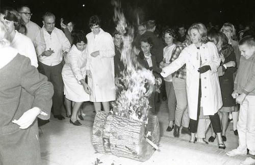 Yule Log: The Celebration of Light - Stetson Today